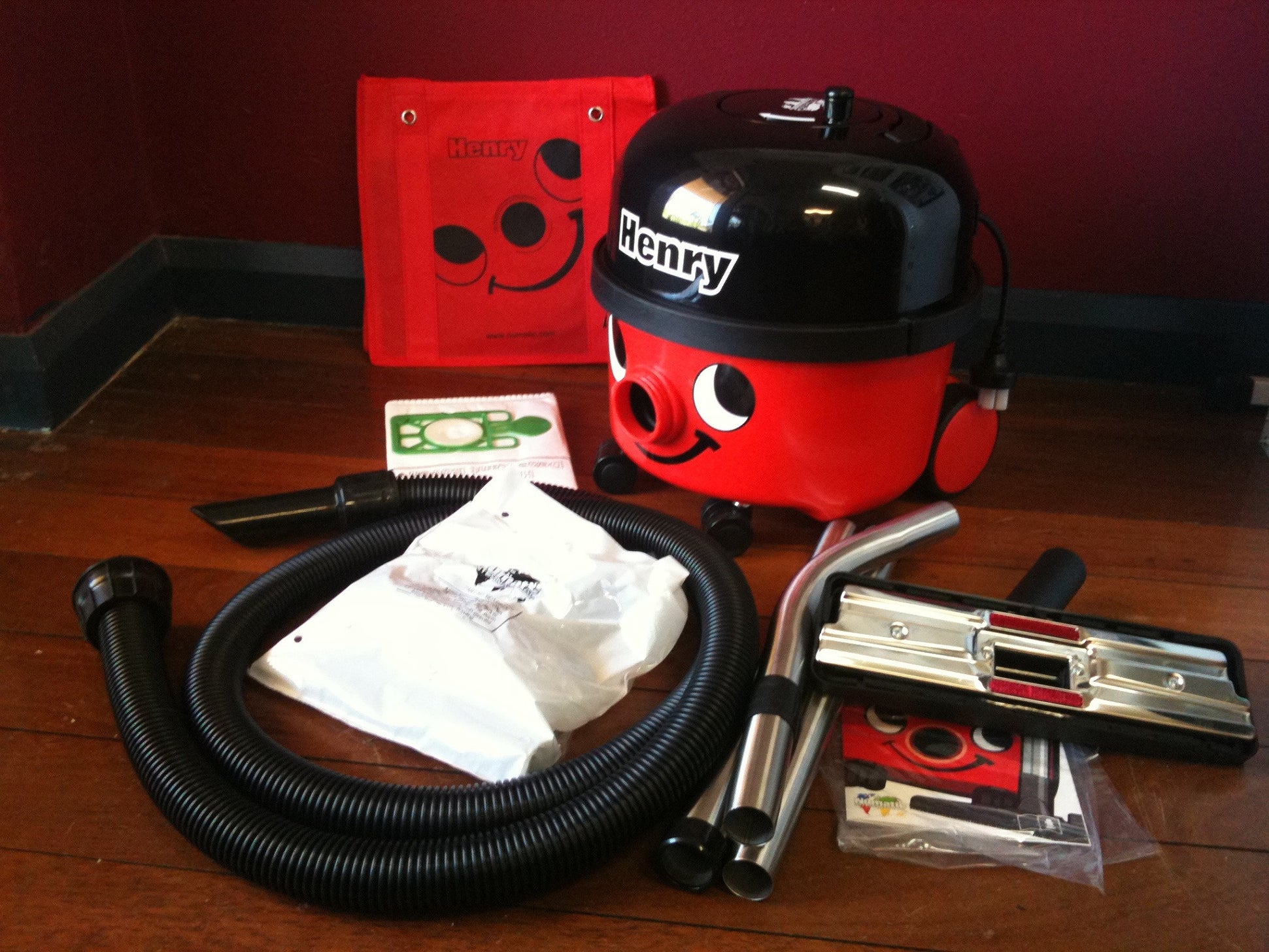 Henry By Numatic Vacuum Cleaner HVR200-12 Choose From 4 Bright Colours ...